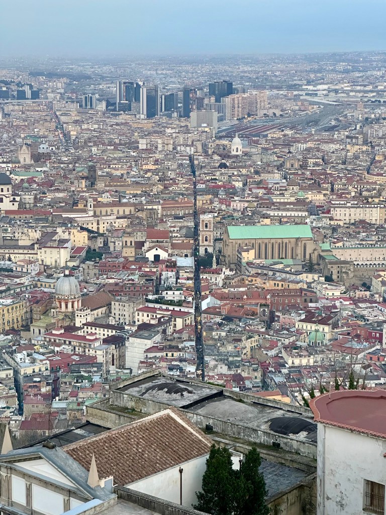 Los Encantos de Nápoles: Un Viaje Inolvidable - Apuntes y Viajes