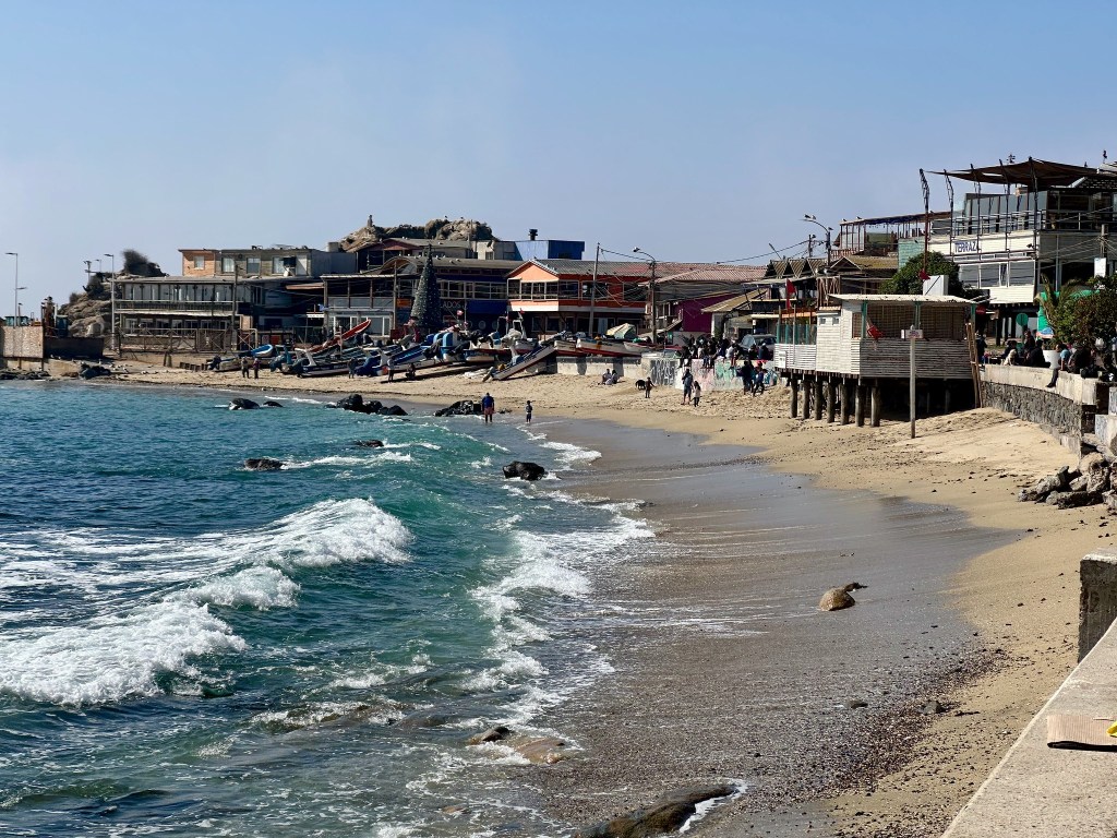 Horcón: un refugio costero donde conviven pescadores, artistas y ...